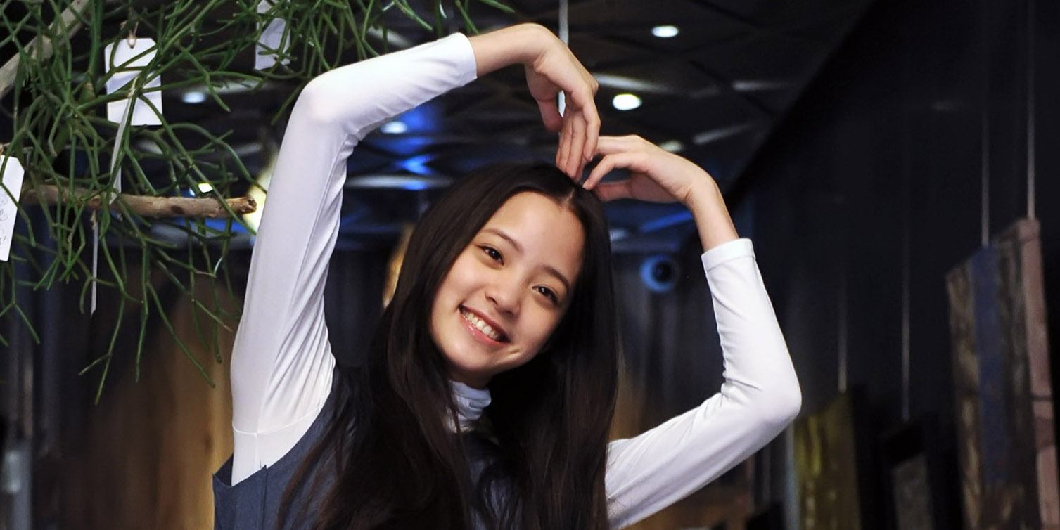 欧阳娜娜-歐陽娜娜-厚黑色连裤袜-連褲襪-厚黑色連褲襪-皮鞋-百褶裙 | 星丝网ssss1234